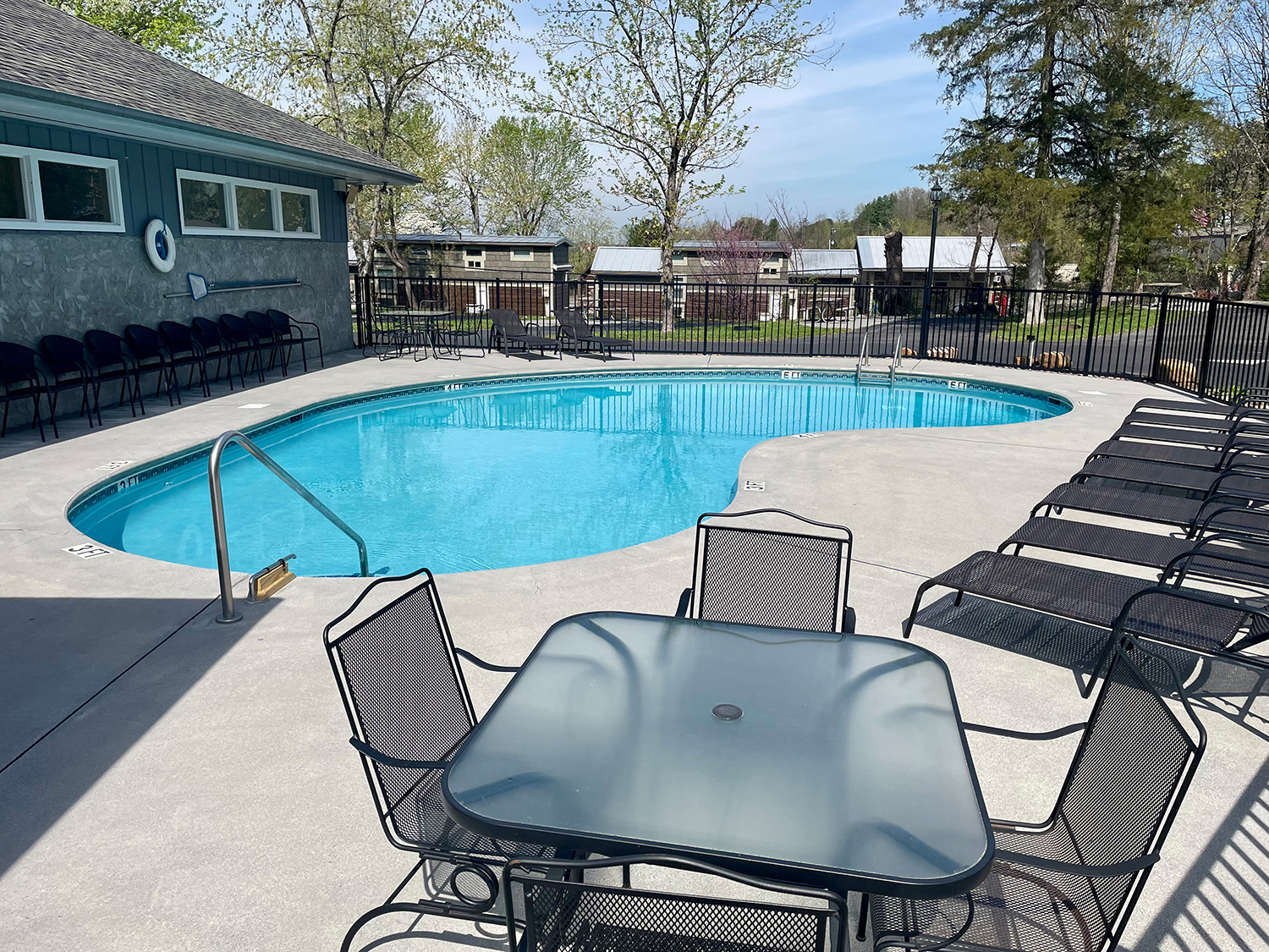 Best RV Park/Campground in Pigeon Forge with cabins?